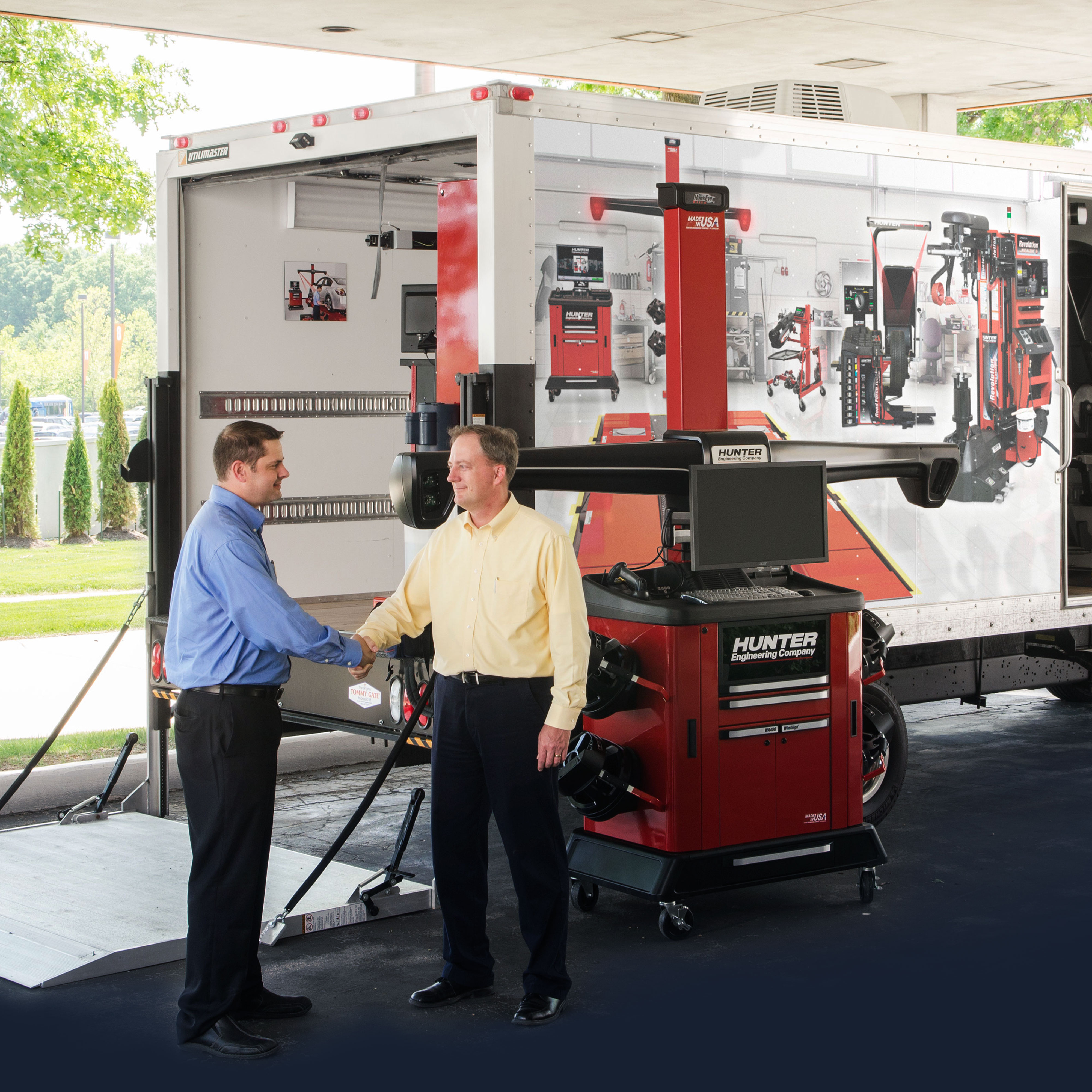 Hunter Equipment Built for Nissan INFINITI | Hunter Engineering Company®