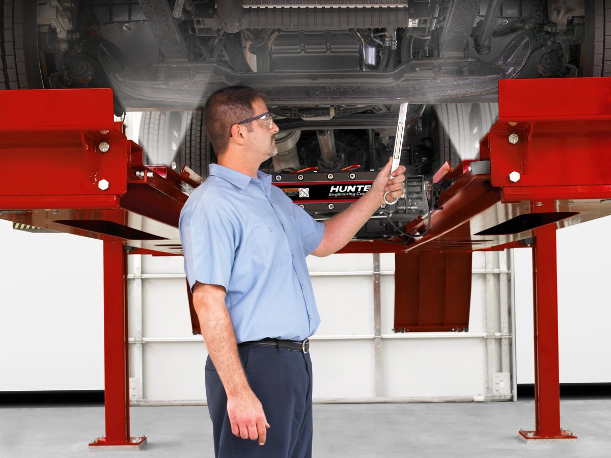 Four Post Alignment Lifts | Hunter Engineering Company®