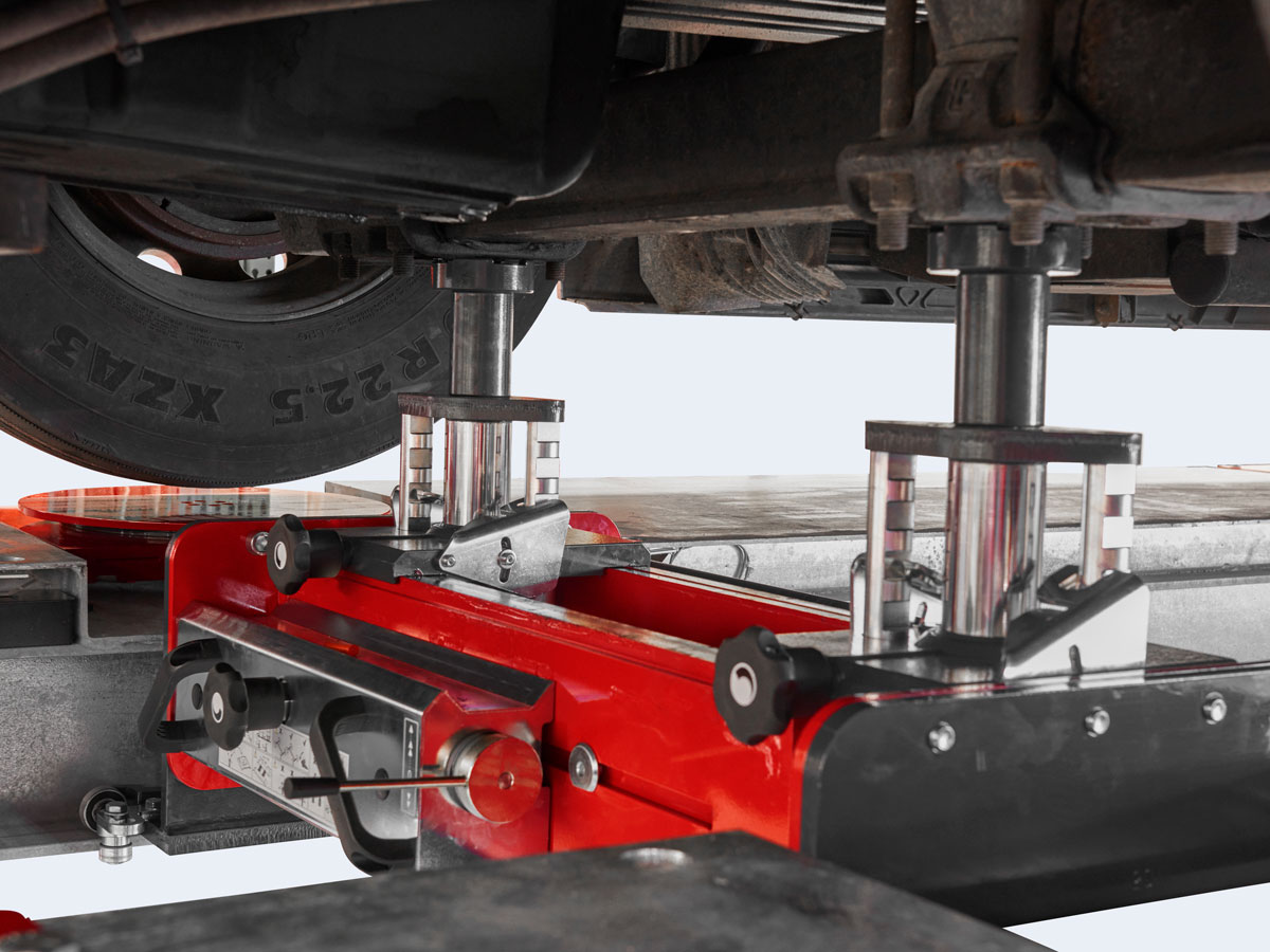 Heavy-Duty Four-Post Truck Lift | Hunter Engineering Company®