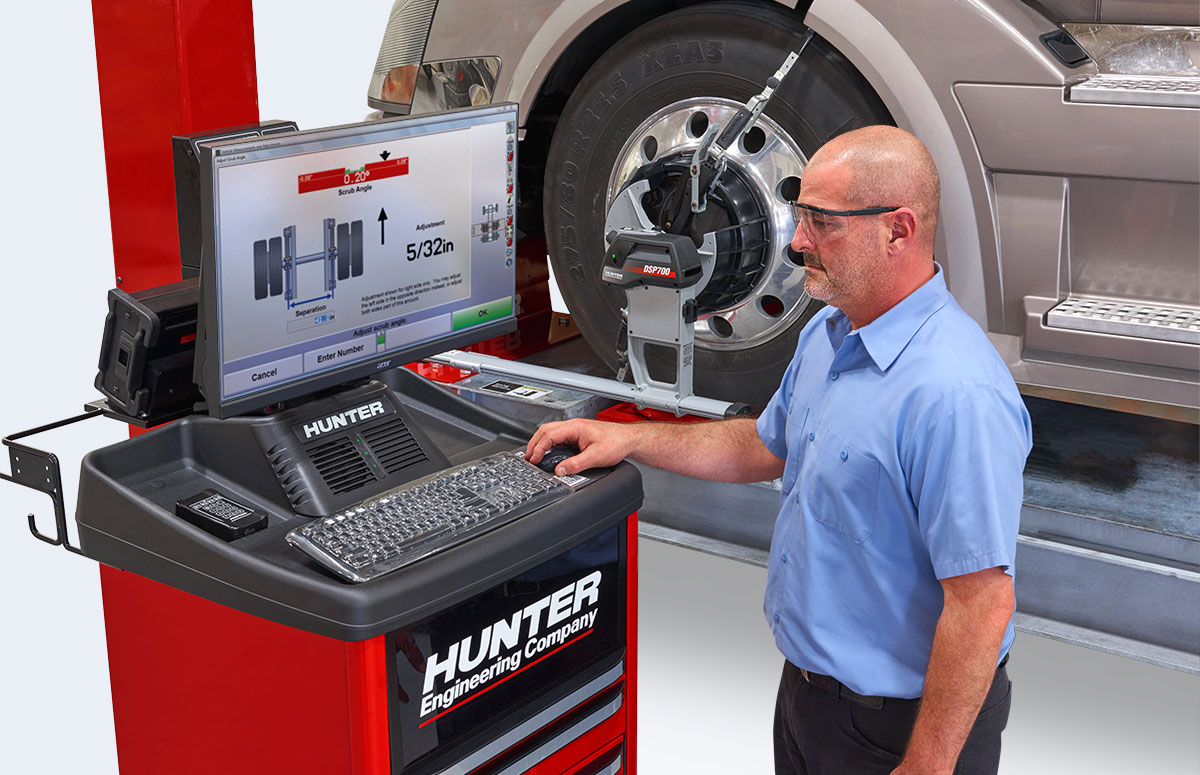 HD Four-Post Lift | Hunter Engineering Company®