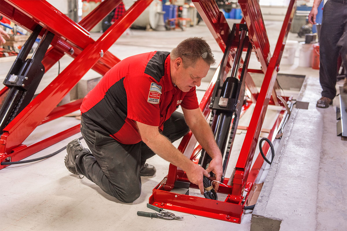 Alignment Scissor Lifts | Hunter Engineering Company®