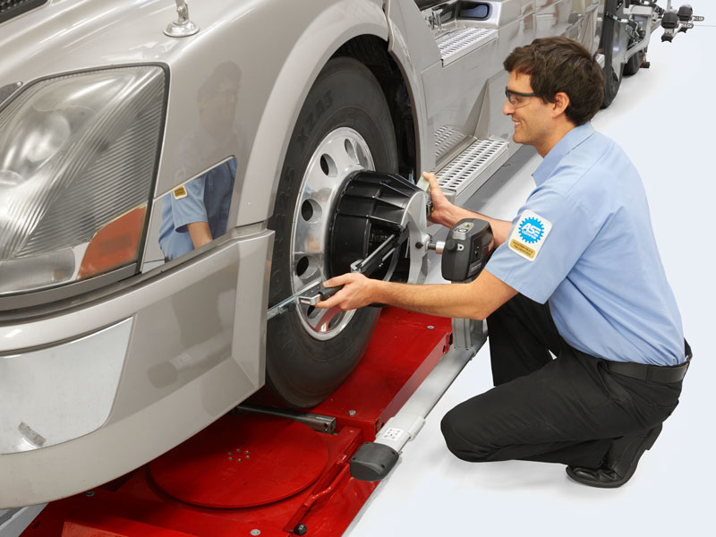 Heavy-Duty Alignment Machine | Hunter Engineering Company®