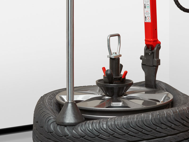 Center-Clamp Tire Changers | Hunter Engineering Company®