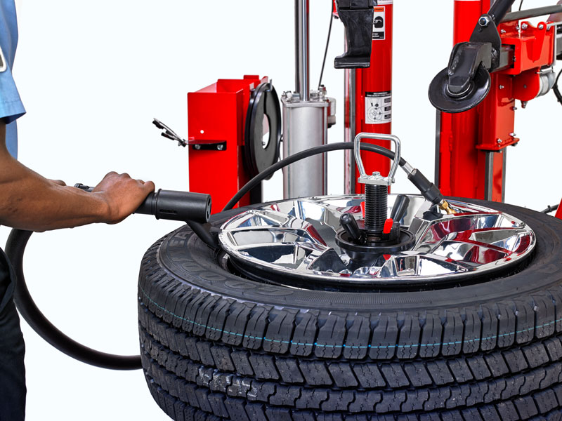 Center-Clamp Tire Changers | Hunter Engineering Company®