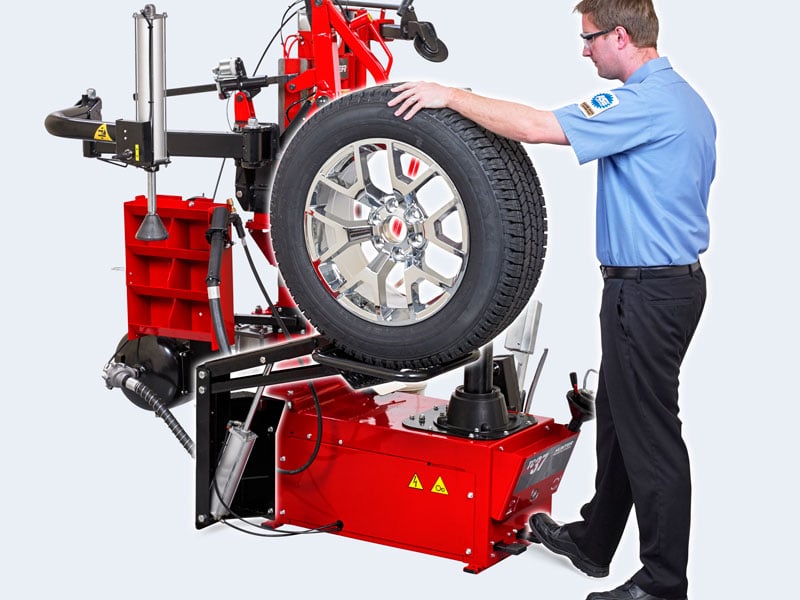 Center-Clamp Tire Changers | Hunter Engineering Company®
