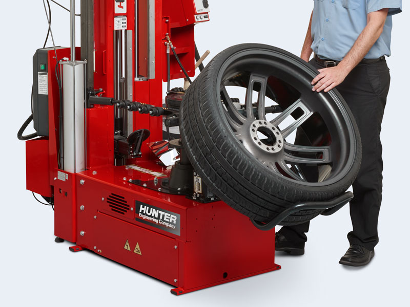 Center-Clamp Tire Changers | Hunter Engineering Company®