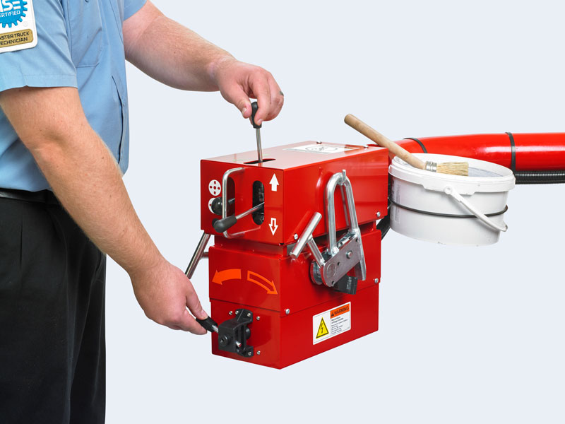 Heavy-Duty Tire Changers | Hunter Engineering Company®