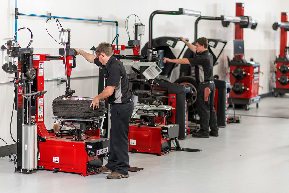 Table-Top Tire Changers – Hunter Engineering | Alignment Machine, Wheel ...