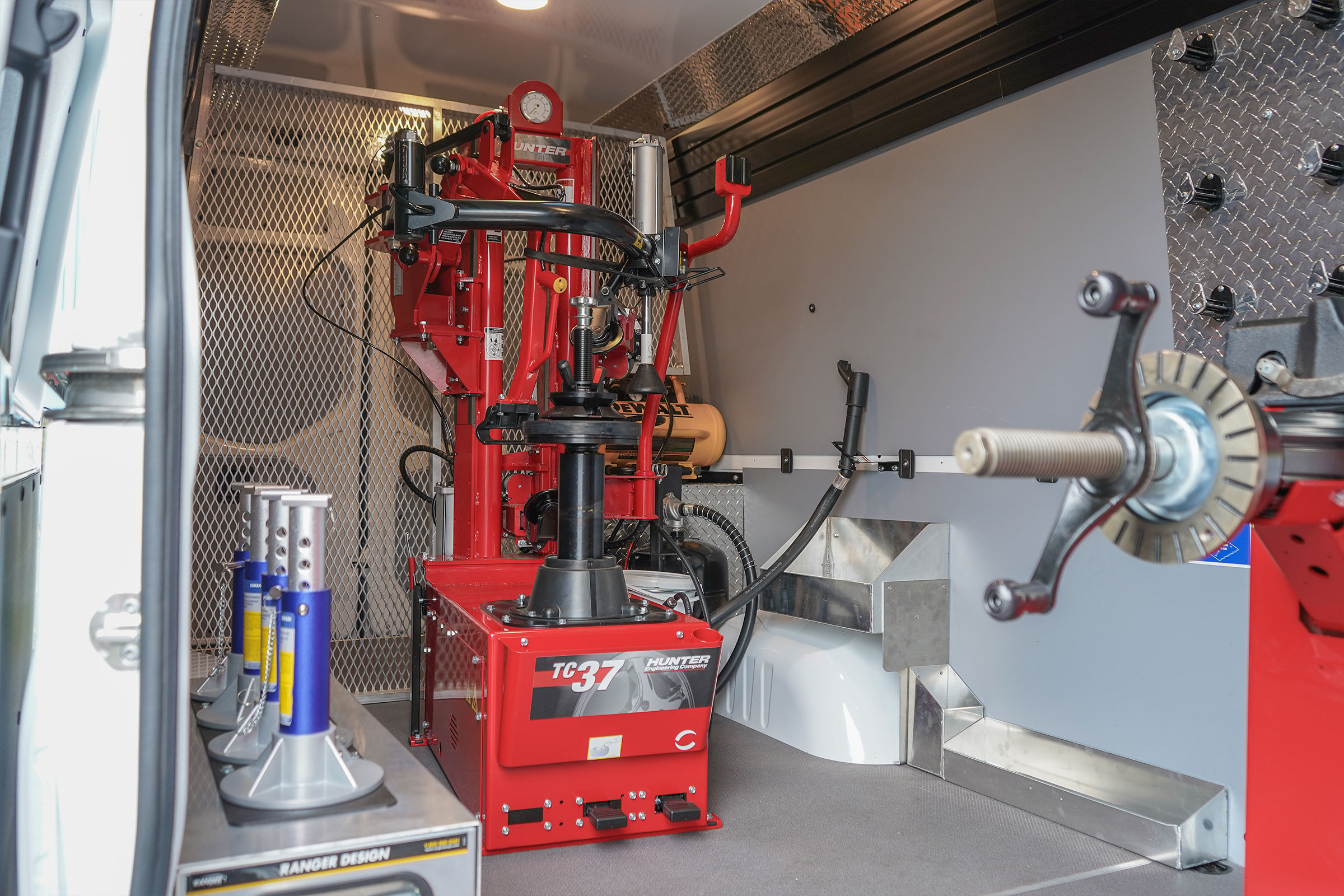 Hunter Mobile Service Equipment | Hunter Engineering Company®